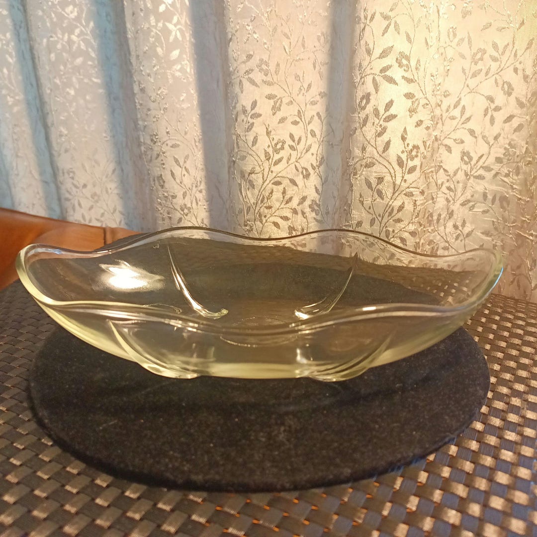 Clear Oval Shape Glass Serving Dish With 4 Teardrop Feet - Etsy