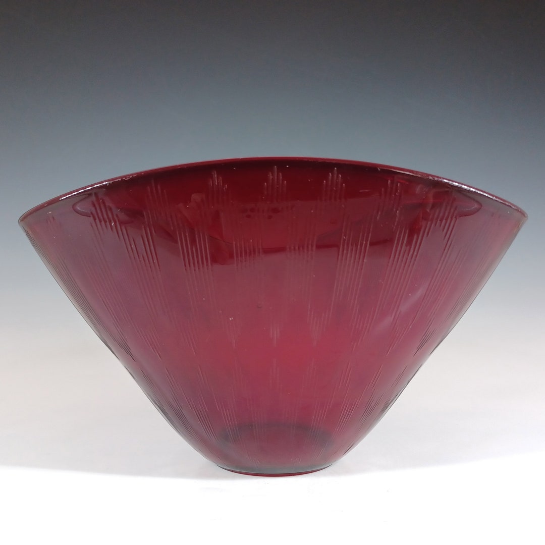 Gullaskruf Ruby Red Glass 'delphi' Bowl by Lennart Andersson - Etsy