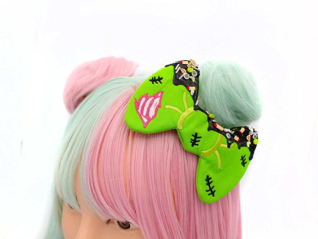 Frosted Decoden Zombie Lover Hair Bow - Great Gift for Her - Nerd Gifts ...