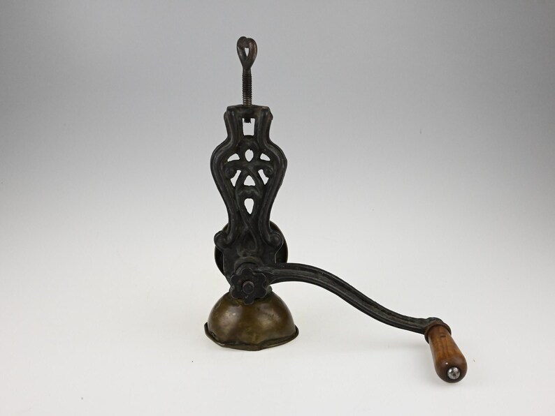 Antique Table-mounted Grinder, Antique Grinder, Vintage Kitchen Decor ...