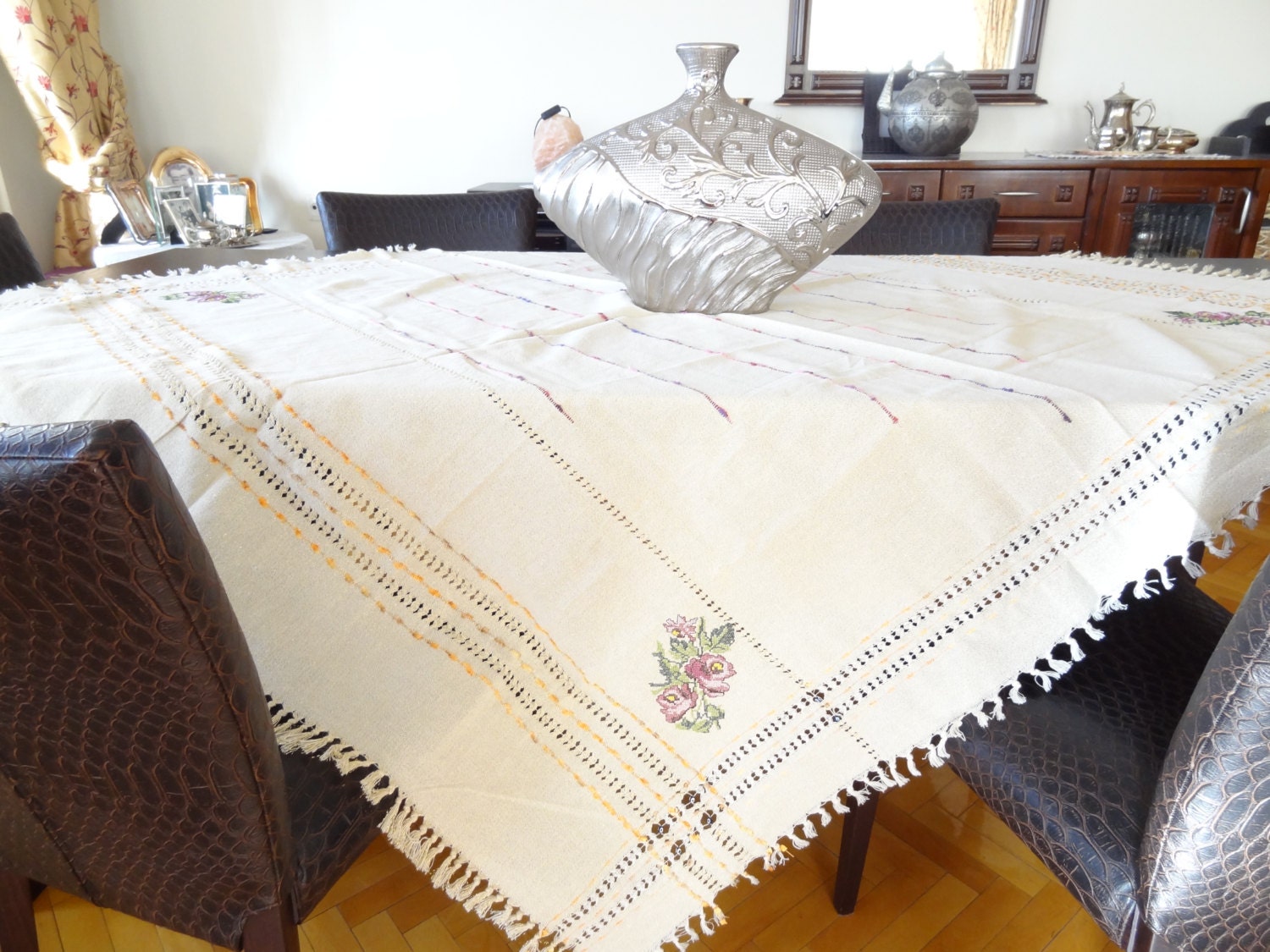 High Quality Eco-friendly Square Tablecloth, Beige Linen Embroidery ...