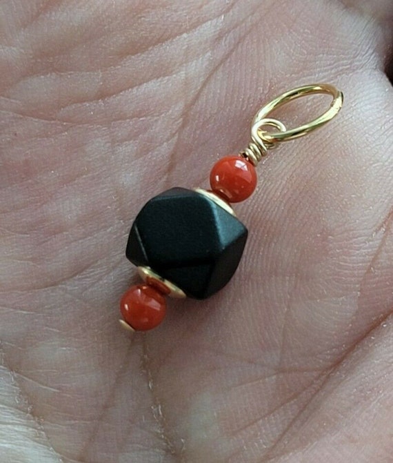 Azabache Autentico 6mm Dije y Coral Rojo Goldfilled | Etsy