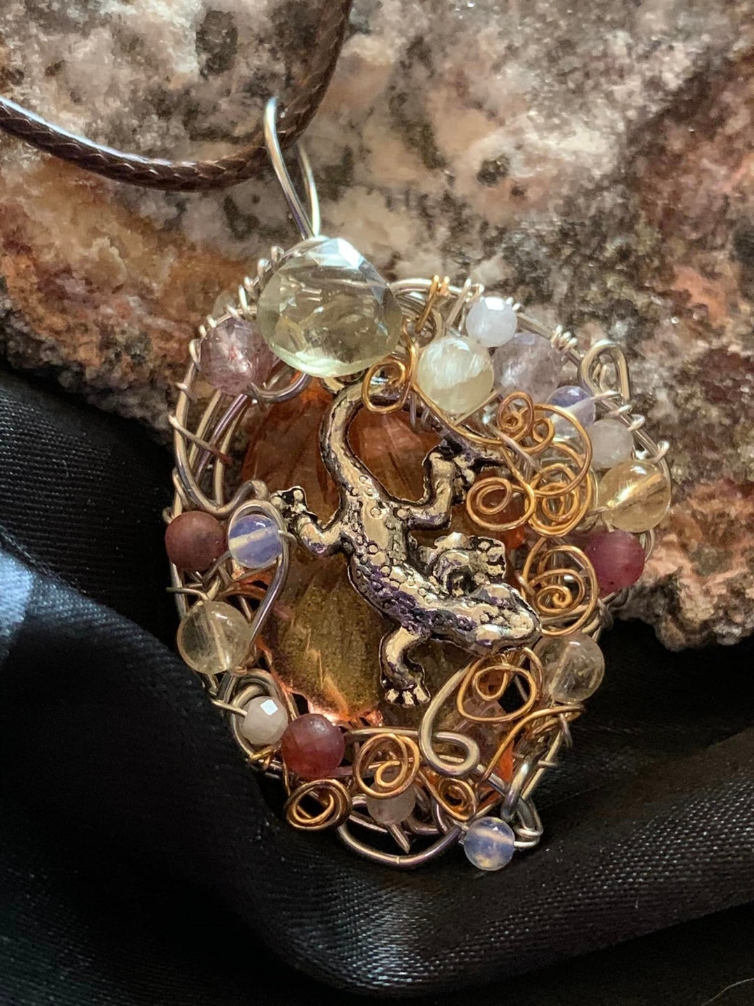 Little Lizard on a Leaf Wire Wrapped Pendant - Etsy