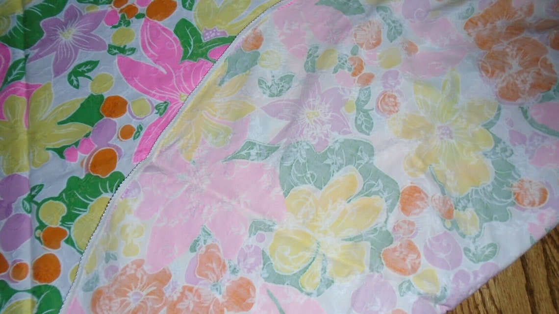 1970s Mod Flower Power Round Tablecloth 64 Yellow Pink - Etsy