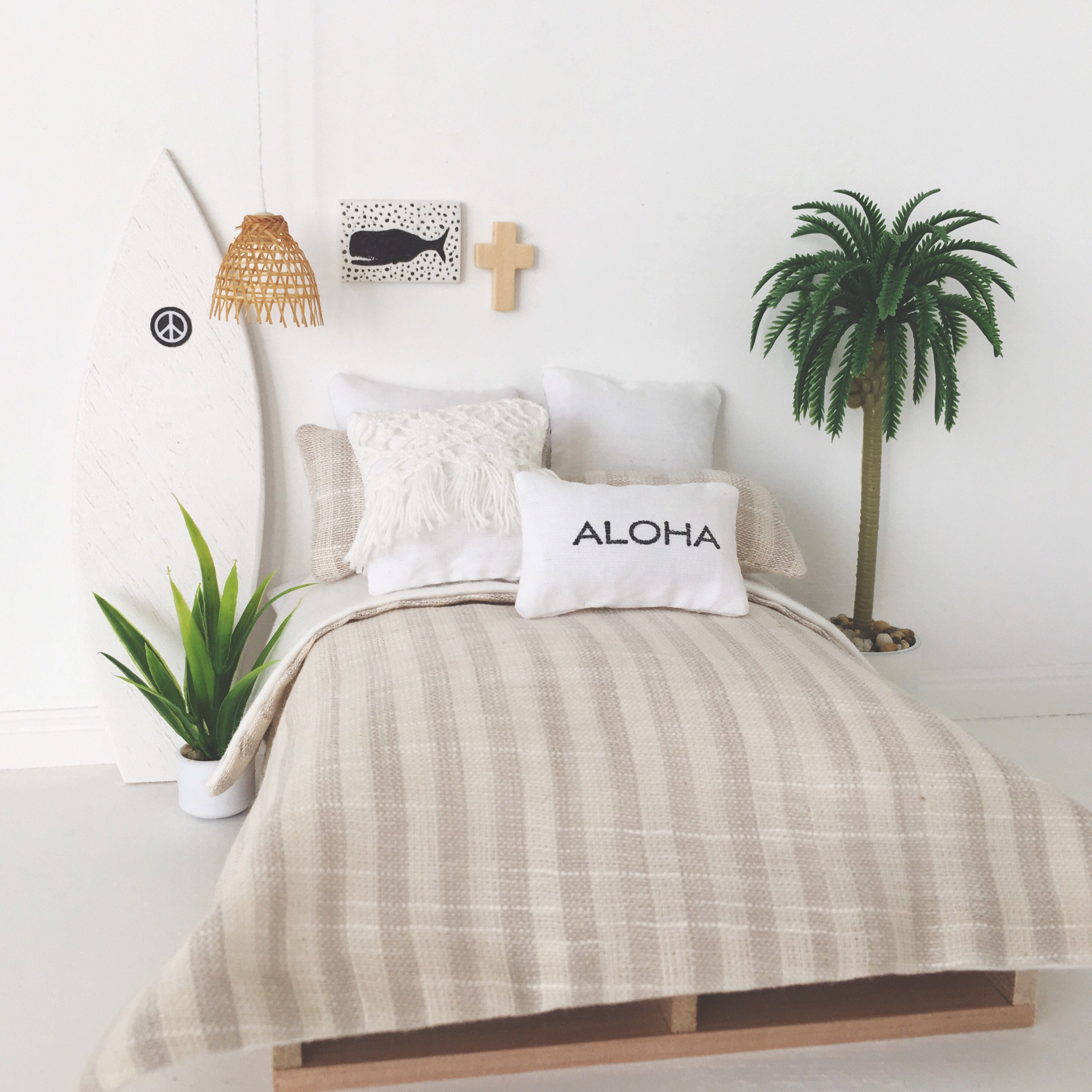 Dollhouse Miniature White Surfboard — MiniHomeCo