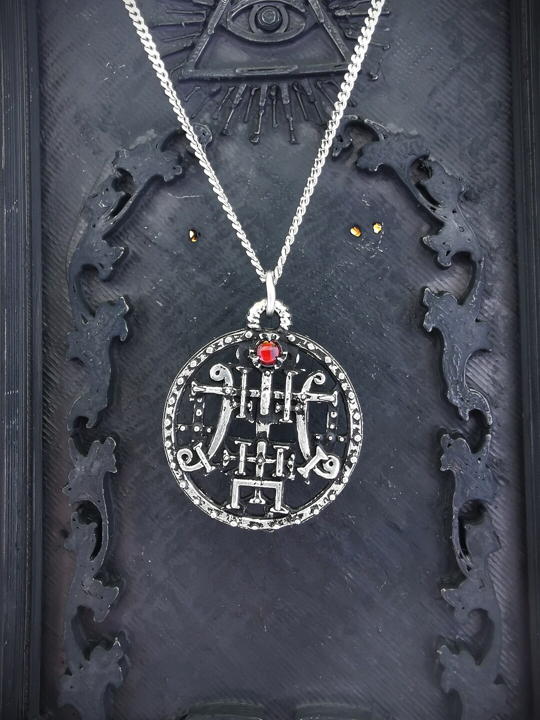 Foras Seal Pendant With Custom Gemstone - Etsy