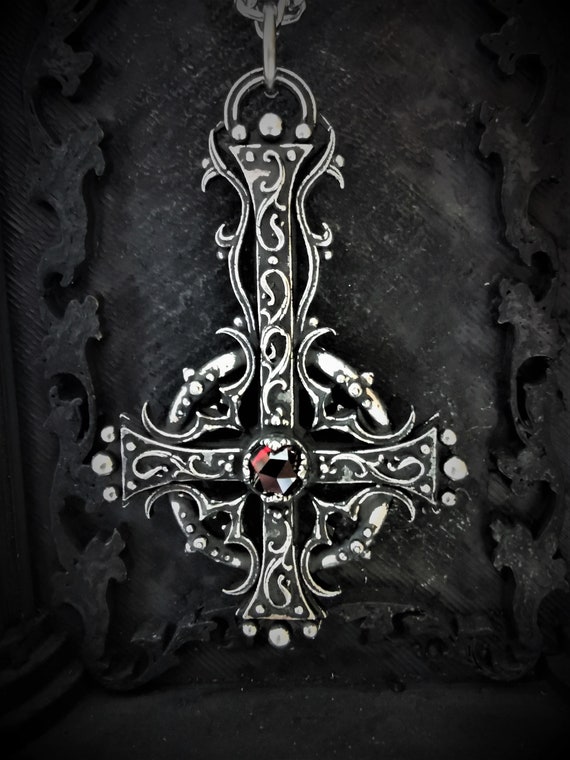 Cruz Invertida POR LA CRUZ INVERTIDA | Mortis | Mutual Aid