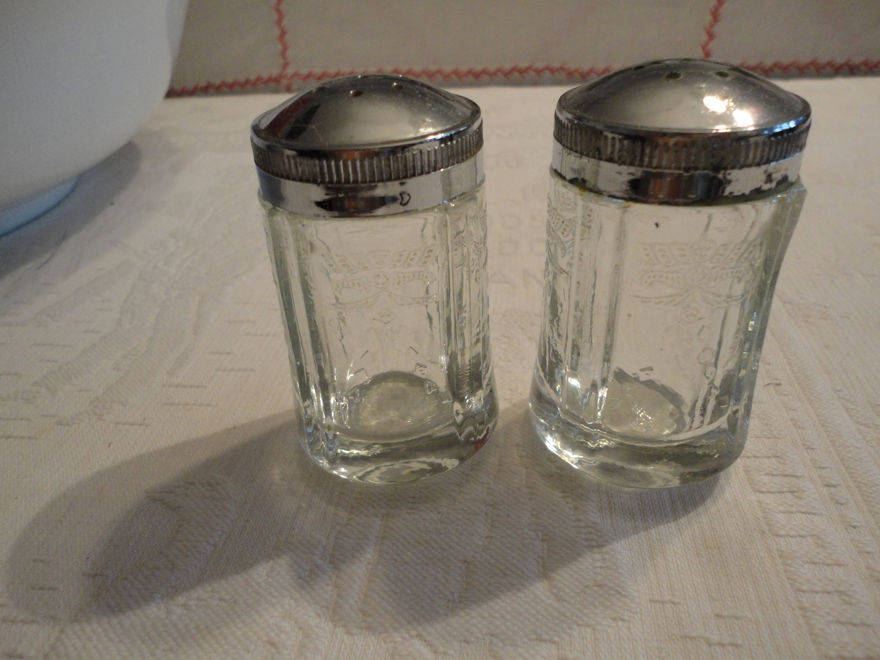 Vintage Clear Glass Salt and Pepper Shaker Set Swag Design - Etsy