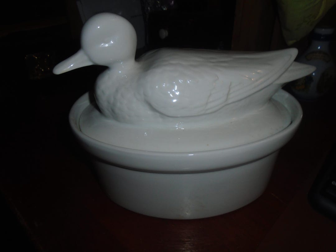 White Porcelain Vintage Covered Casserole Dish Figural Duck Lid - Etsy