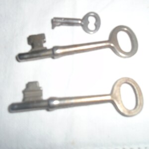 Antique Iron Skeleton Clock Keys Set of 3 - Etsy
