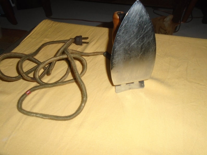 Vintage Brown Wood Handle Electric Samson Clothes Iron Works - Etsy