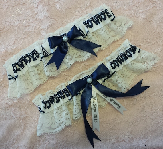 Dallas cowboy garters for wedding | Beachweddingtips.com