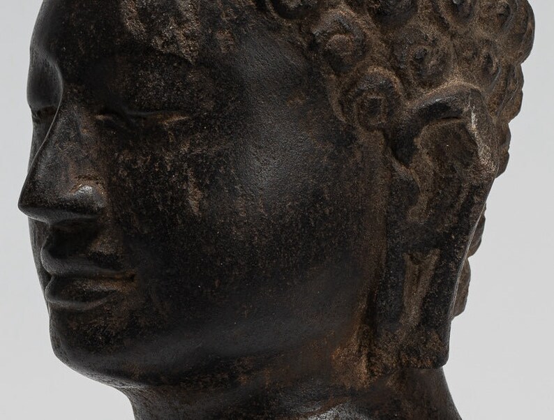 Buddha Statue - Antique Dvaravati Style Thai Stone Buddha Head Statue ...