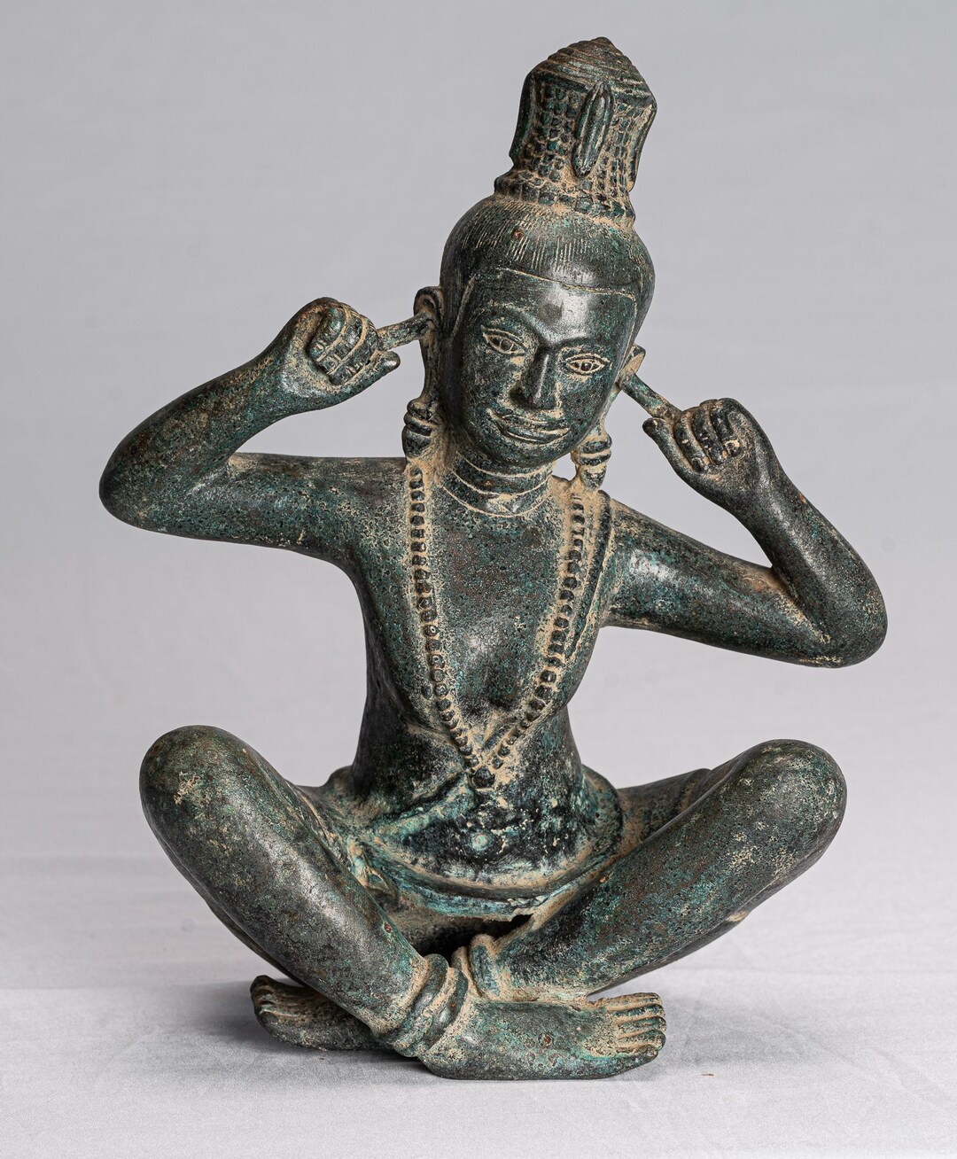 Devi Statue - Antique Khmer Style Bronze 'hear No Evil' Statue - 27cm ...