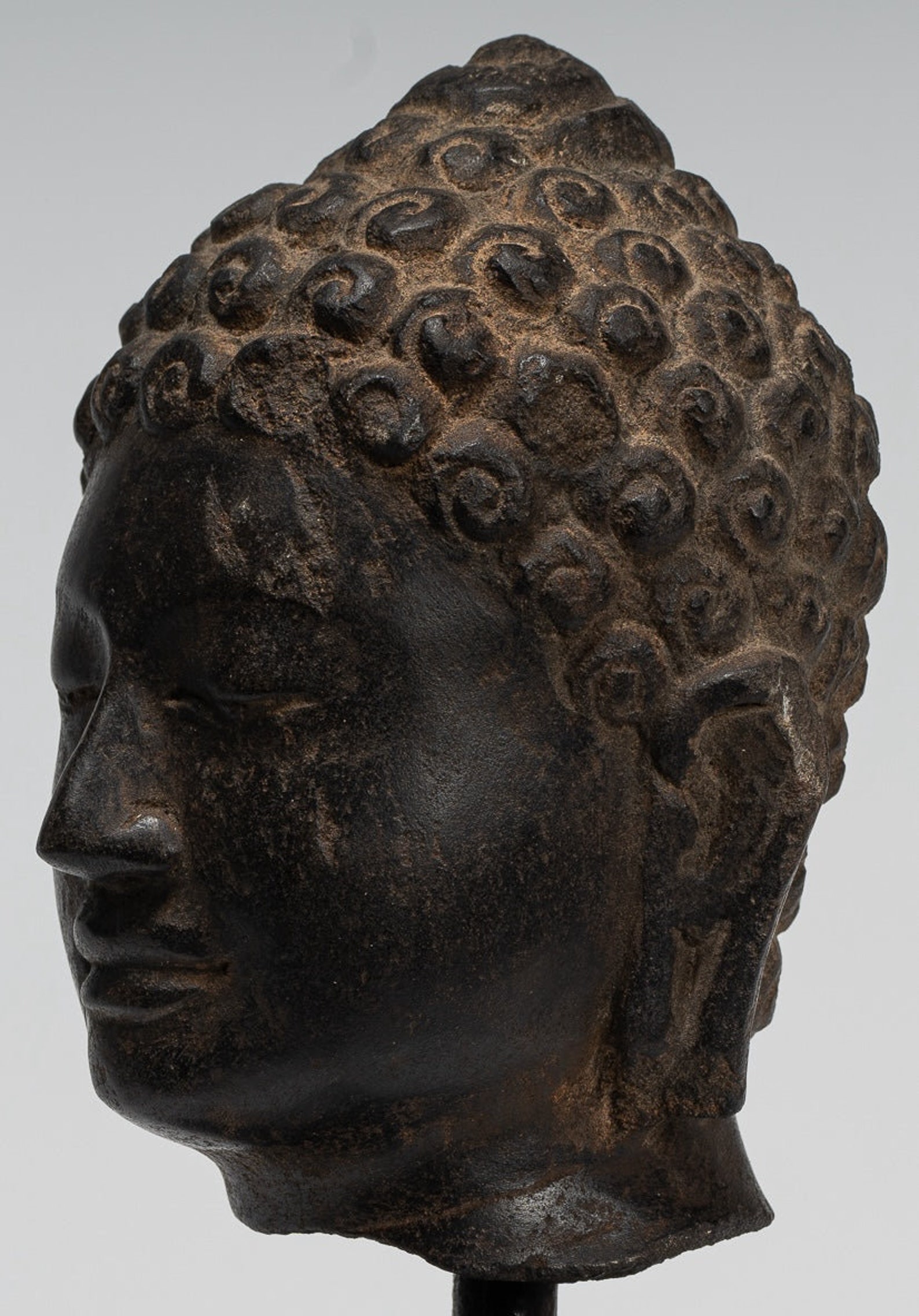 Buddha Statue - Antique Dvaravati Style Thai Stone Buddha Head Statue ...