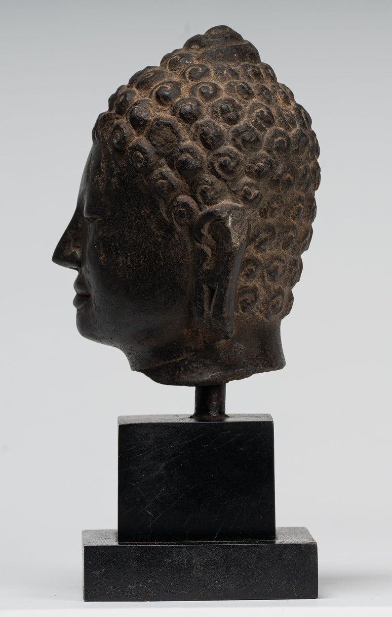 Buddha Statue - Antique Dvaravati Style Thai Stone Buddha Head Statue ...