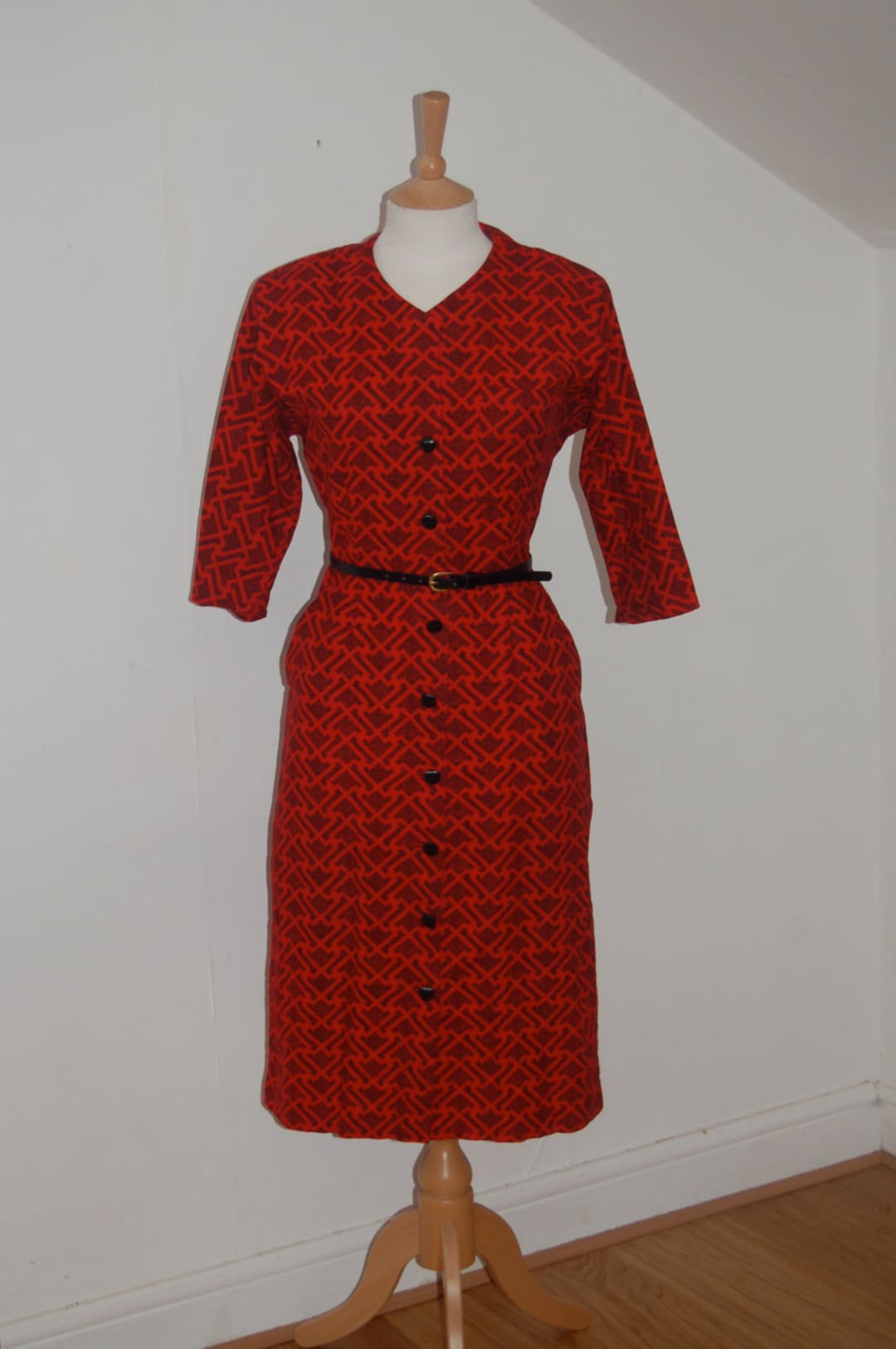 Figure Hugging Red and Black Abstract Patterned Wiggle Dress With ...