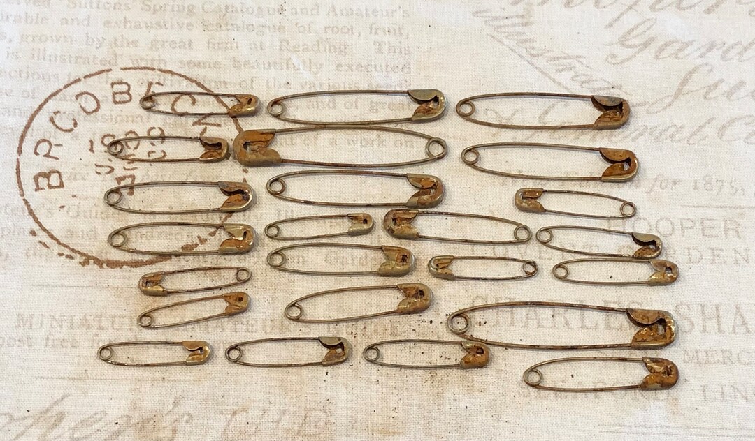 Rusted Safety Pins, Assorted Sizes, Contains 25 per Package, Grungy ...