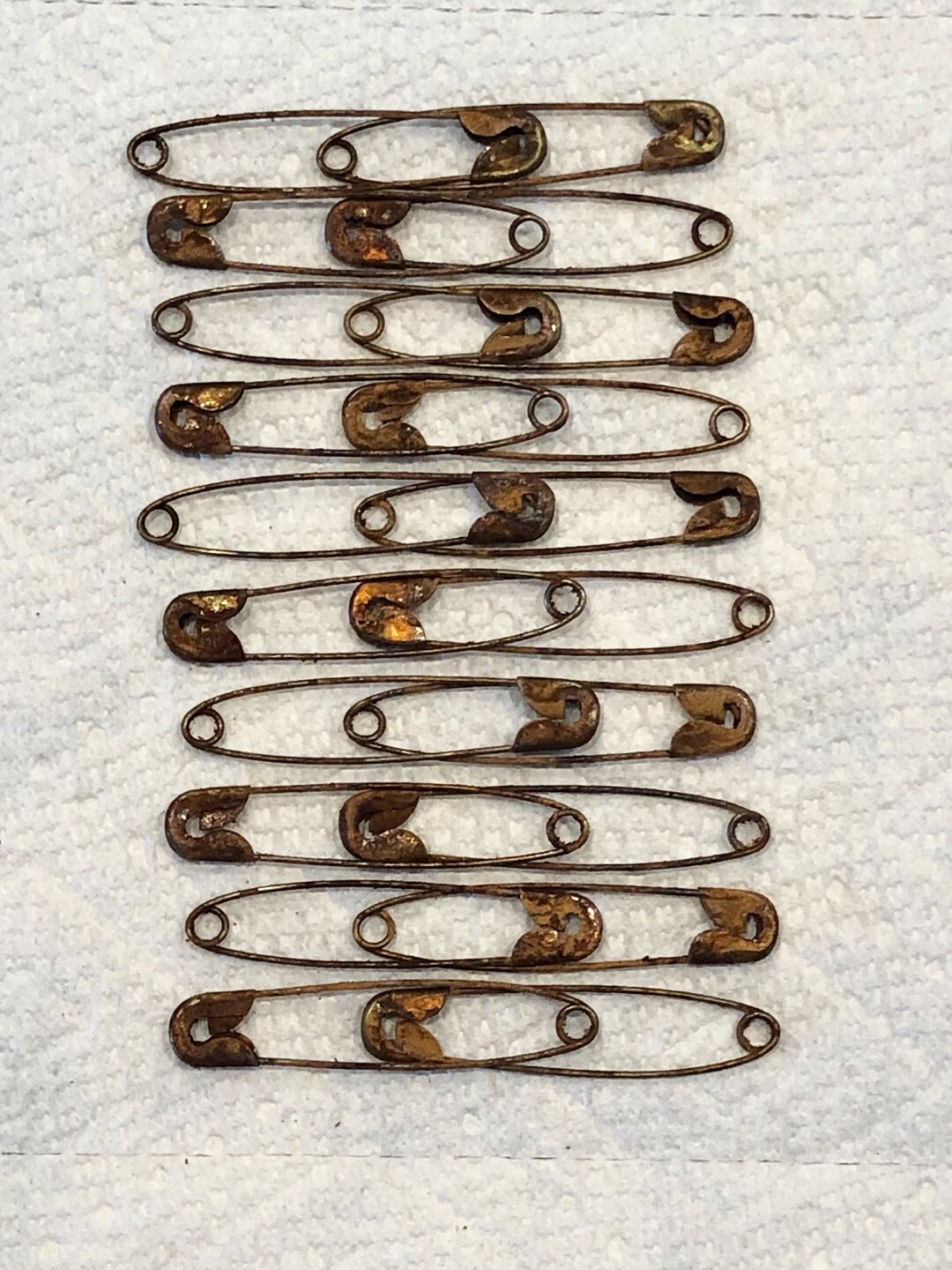 Rusted Safety Pins, 2 Inch, Contains 20 per Package, Grungy, Steampunk ...