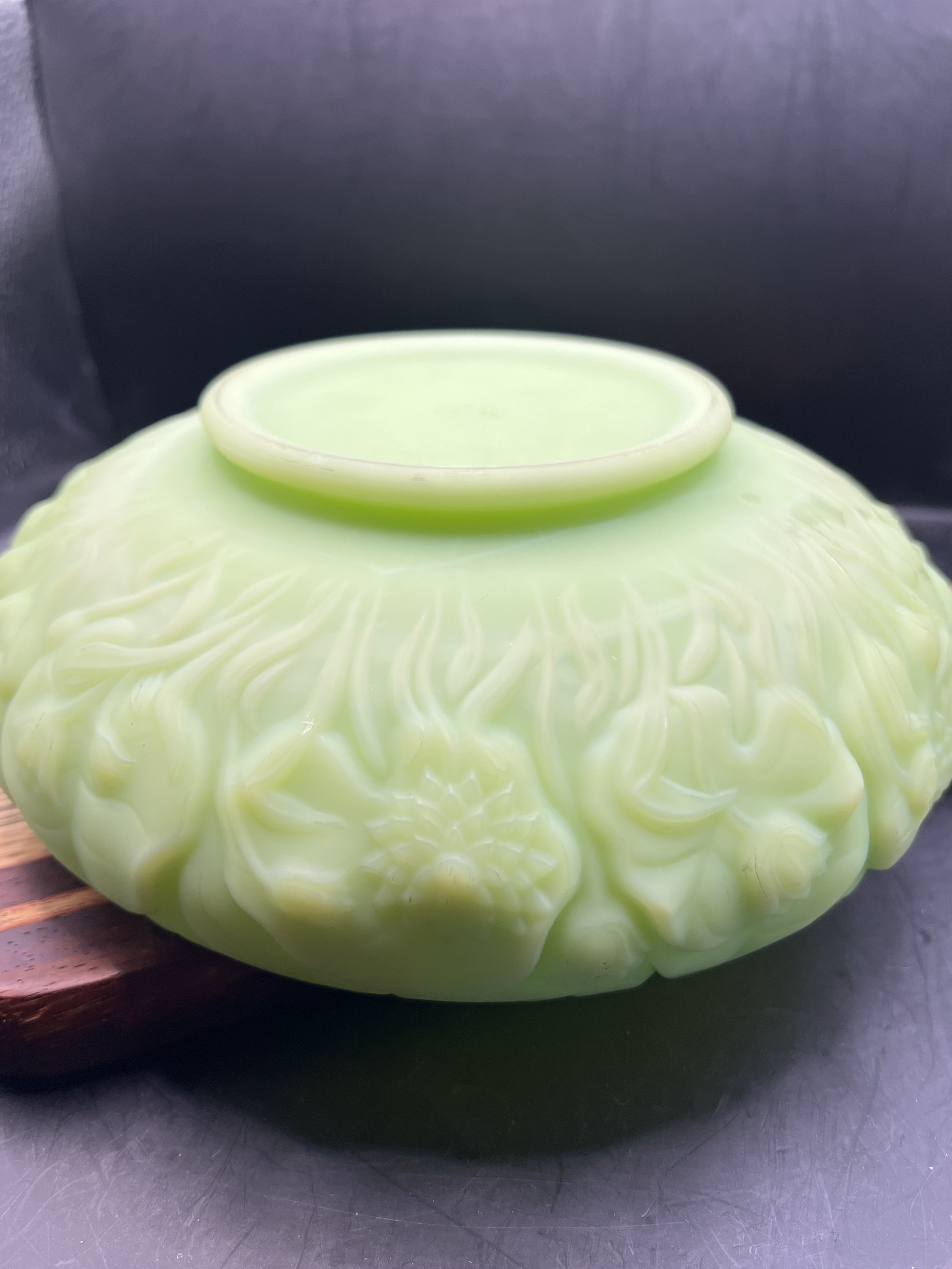 Fenton Lime Satin Custard Water Lily Bowl / Fenton Poppy. Uranium Glow ...