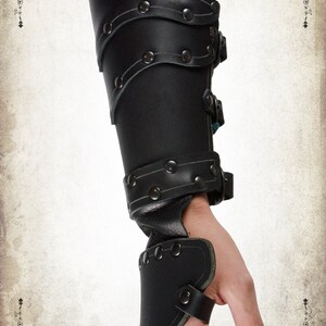 Ranger Armor Gauntlet - Ranger Adventurer Gauntlet Armor for LARP ...