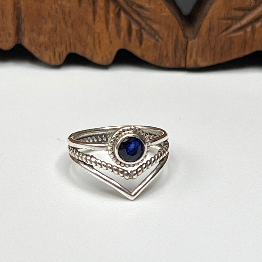Widows Peak Ring - Etsy