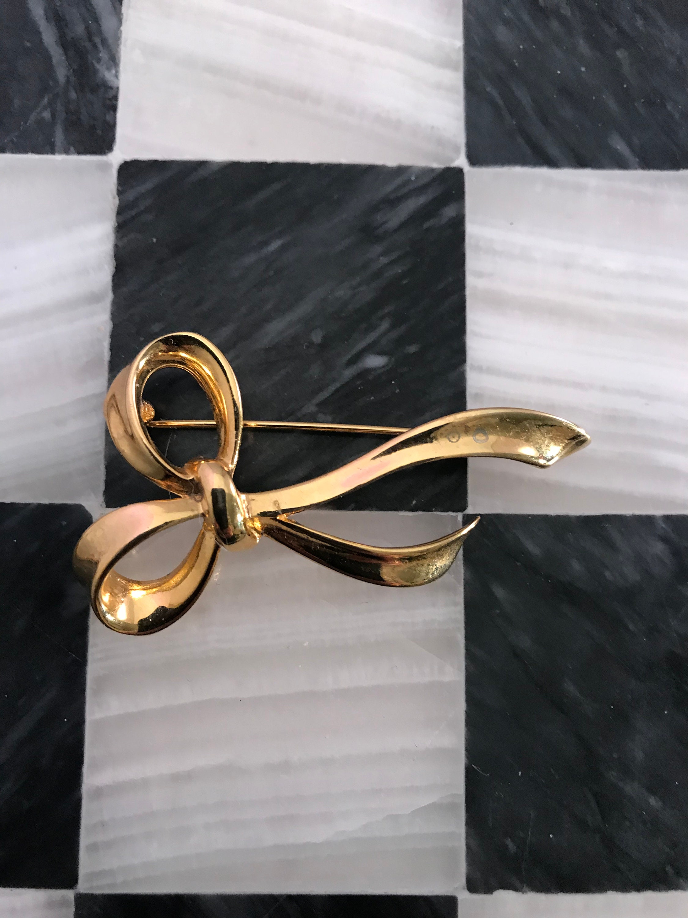 Whimsical Golden Bow Pin, Vintage Brooch, Trending Unisex Lapel Pin ...