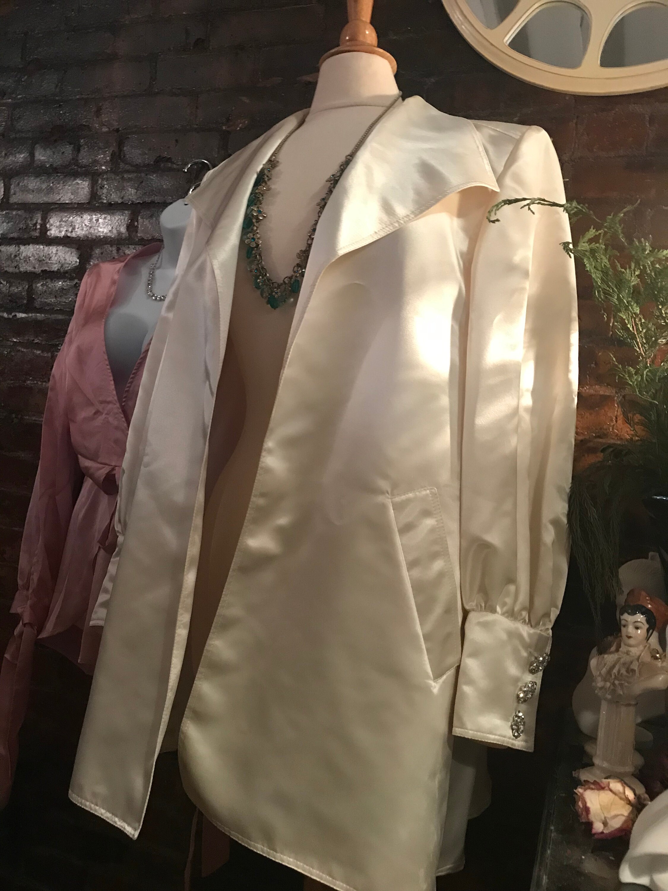 Elegant Vintage Ivory Satin Evening Coat with 90s Glamour Big ...