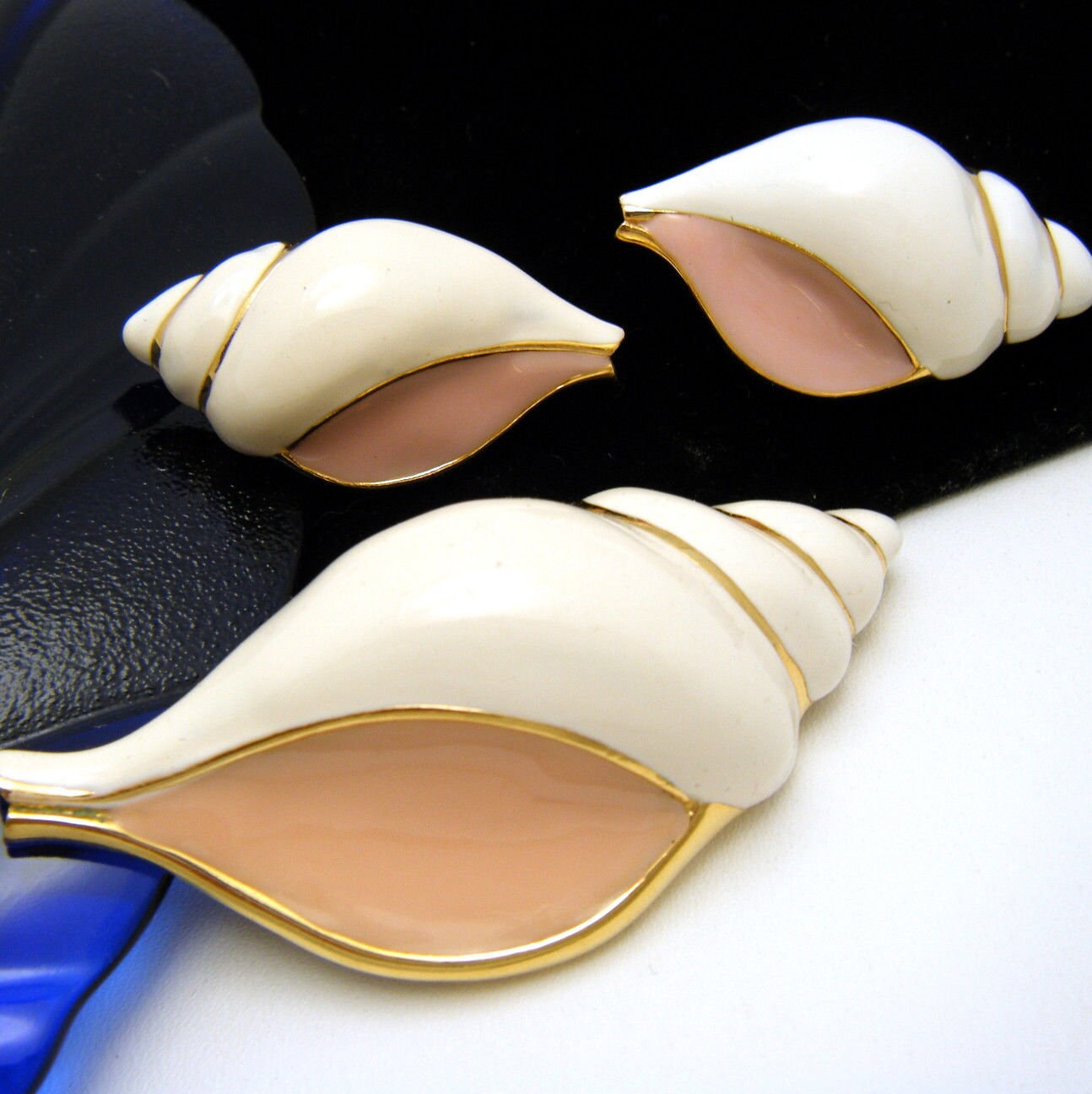 Pretty Pink & Cream Enamel Sea Shell Brooch Vintage Earring Set ...