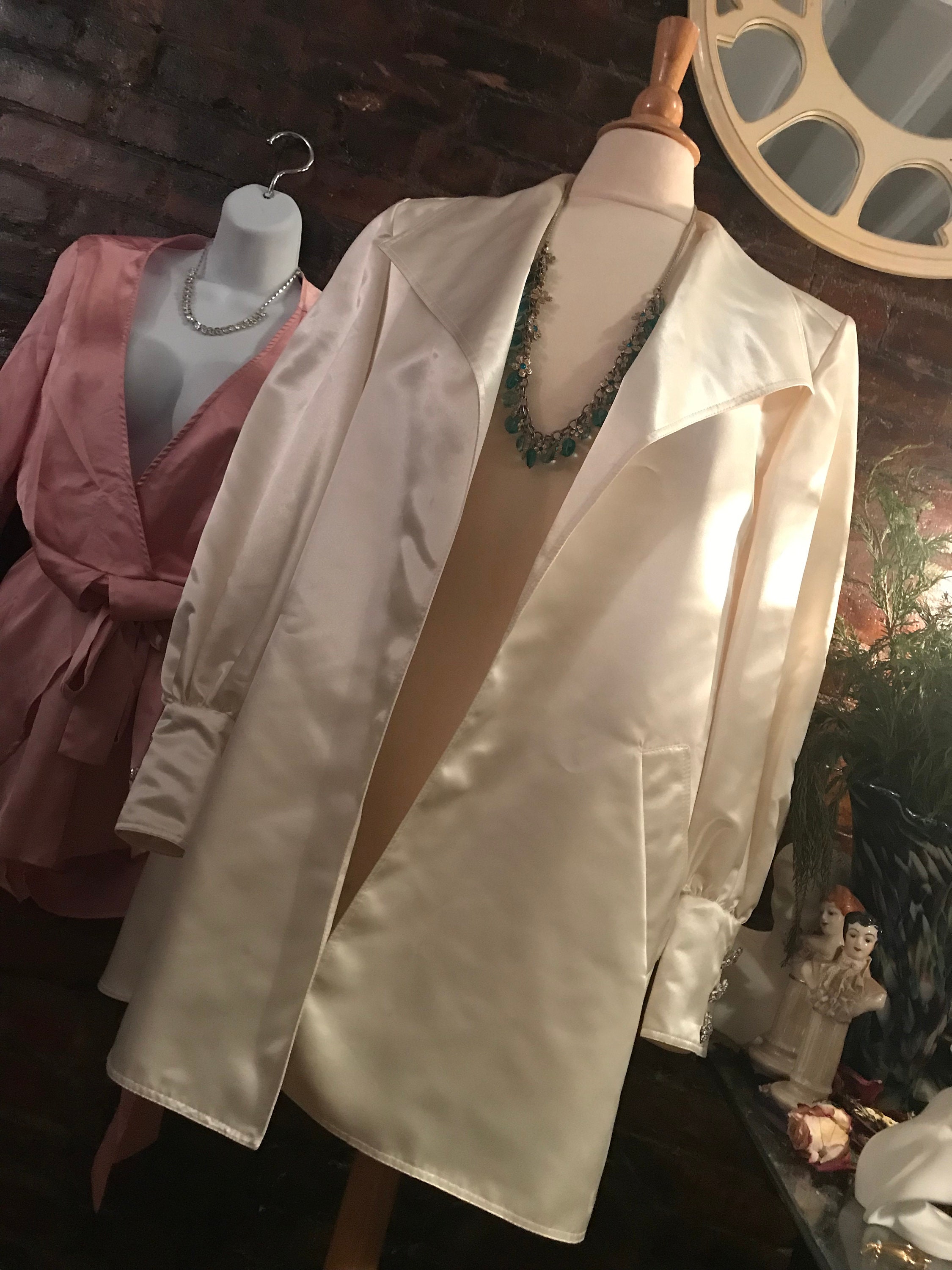 Elegant Vintage Ivory Satin Evening Coat with 90s Glamour Big ...