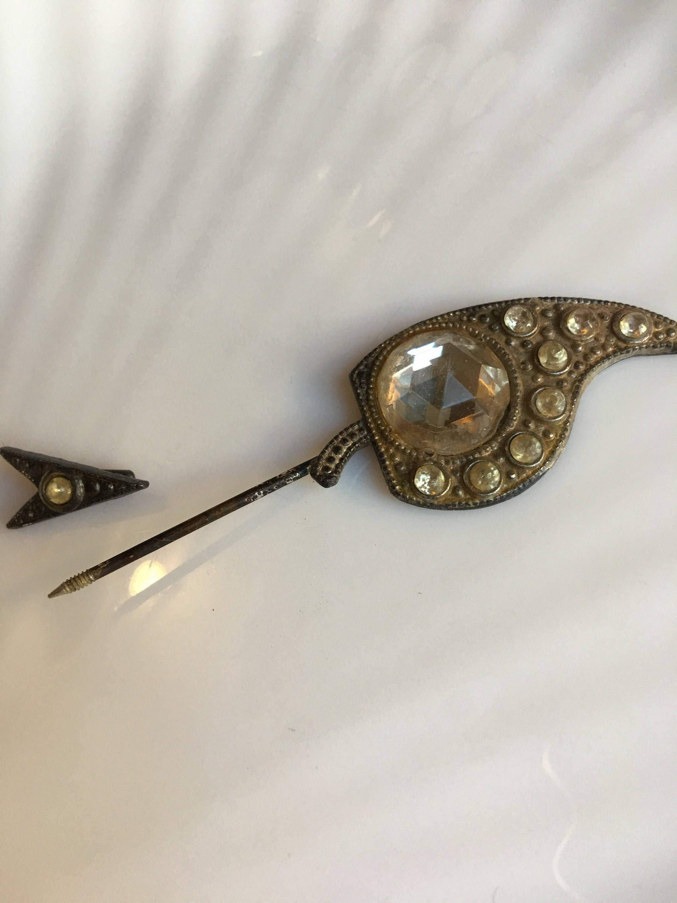 Antique Vintage Art Deco 1920's Crystal Paisley Spade Arrow Hat Pin