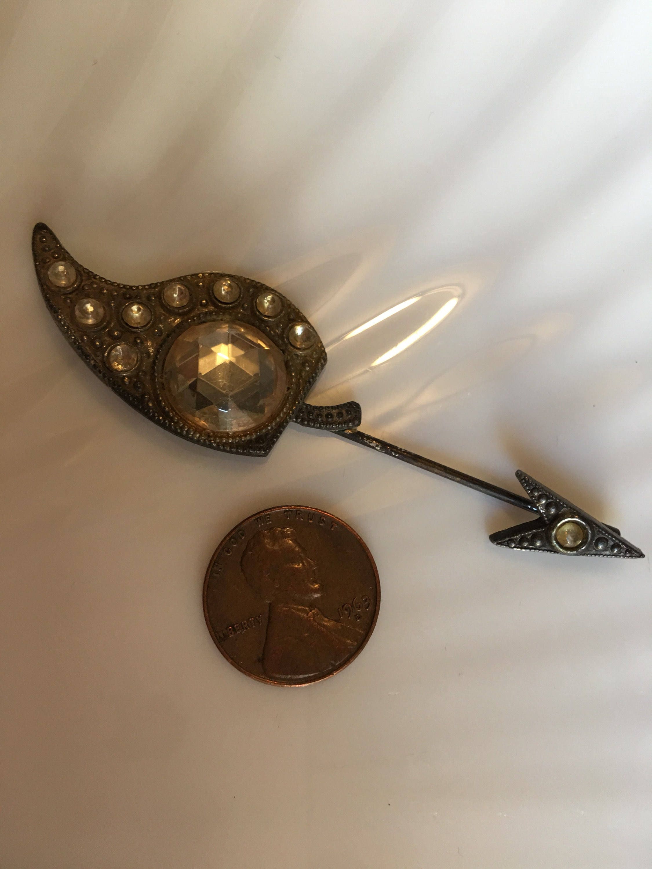 Antique Vintage Art Deco 1920's Crystal Paisley Spade Arrow Hat Pin