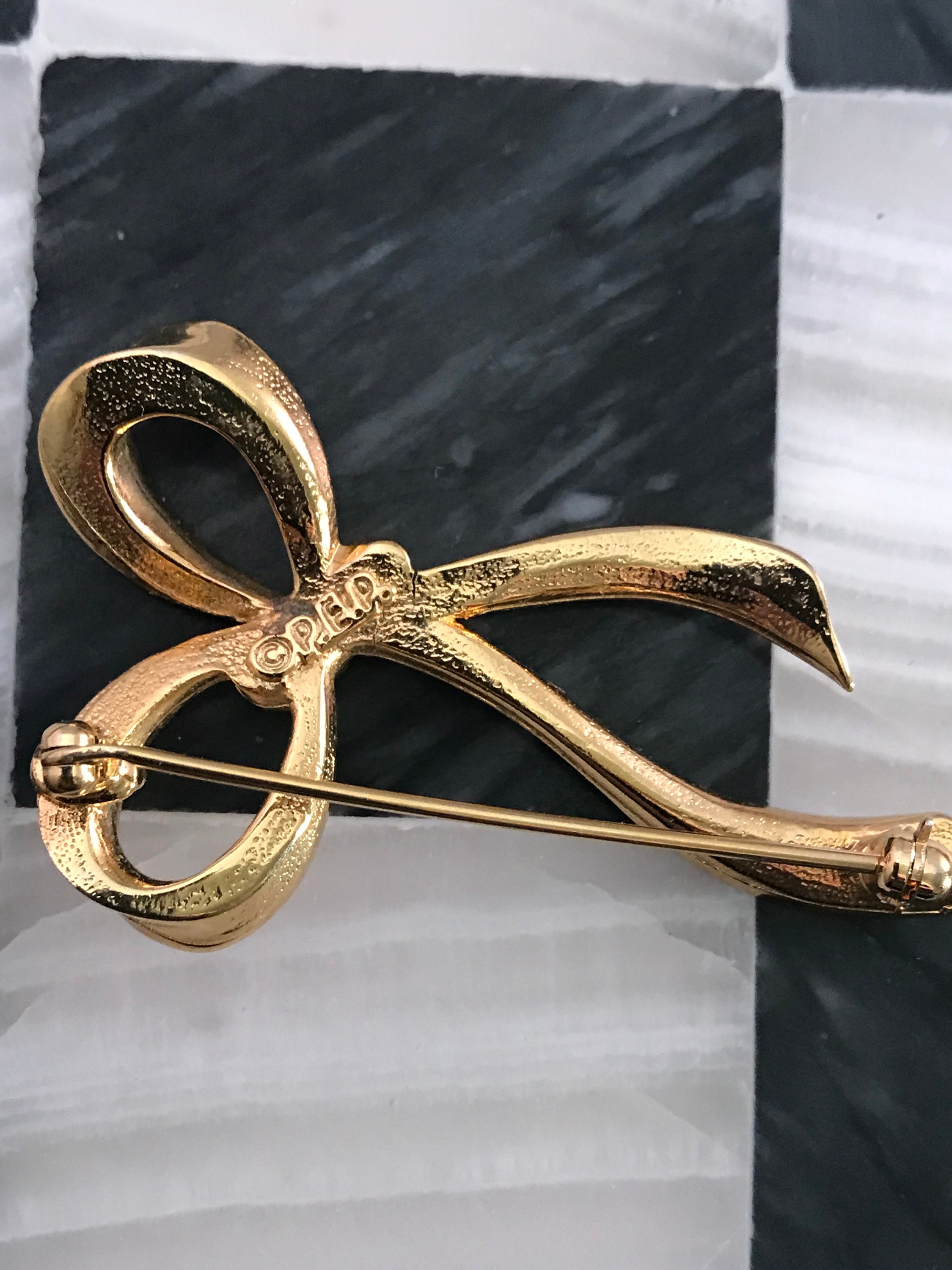 Whimsical Golden Bow Pin, Vintage Brooch, Trending Unisex Lapel Pin ...