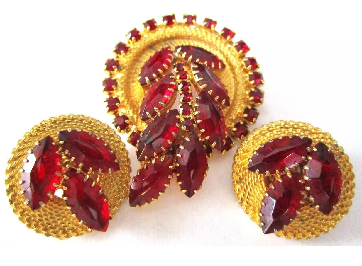 Red Rhinestone Gems & Golden Mesh Vintage Pin and Earrings Set