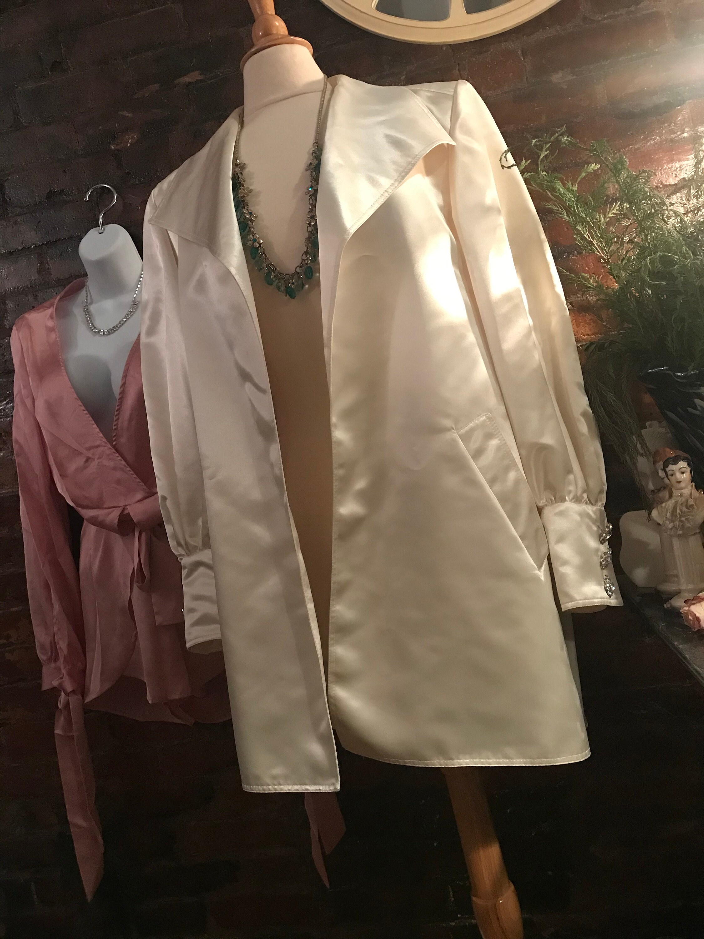 Elegant Vintage Ivory Satin Evening Coat with 90s Glamour Big ...