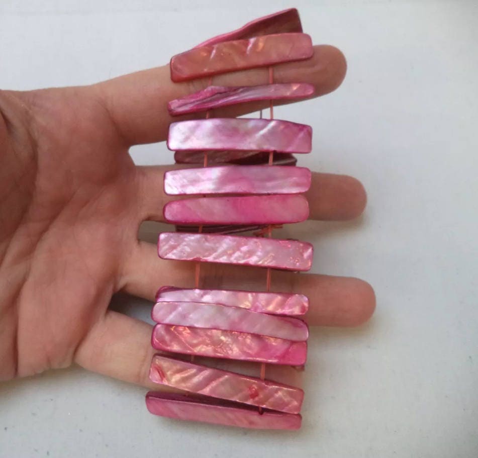 Beautiful Tropical Hot Pink Dyed MOP mother of pearl Stretch Bracelet