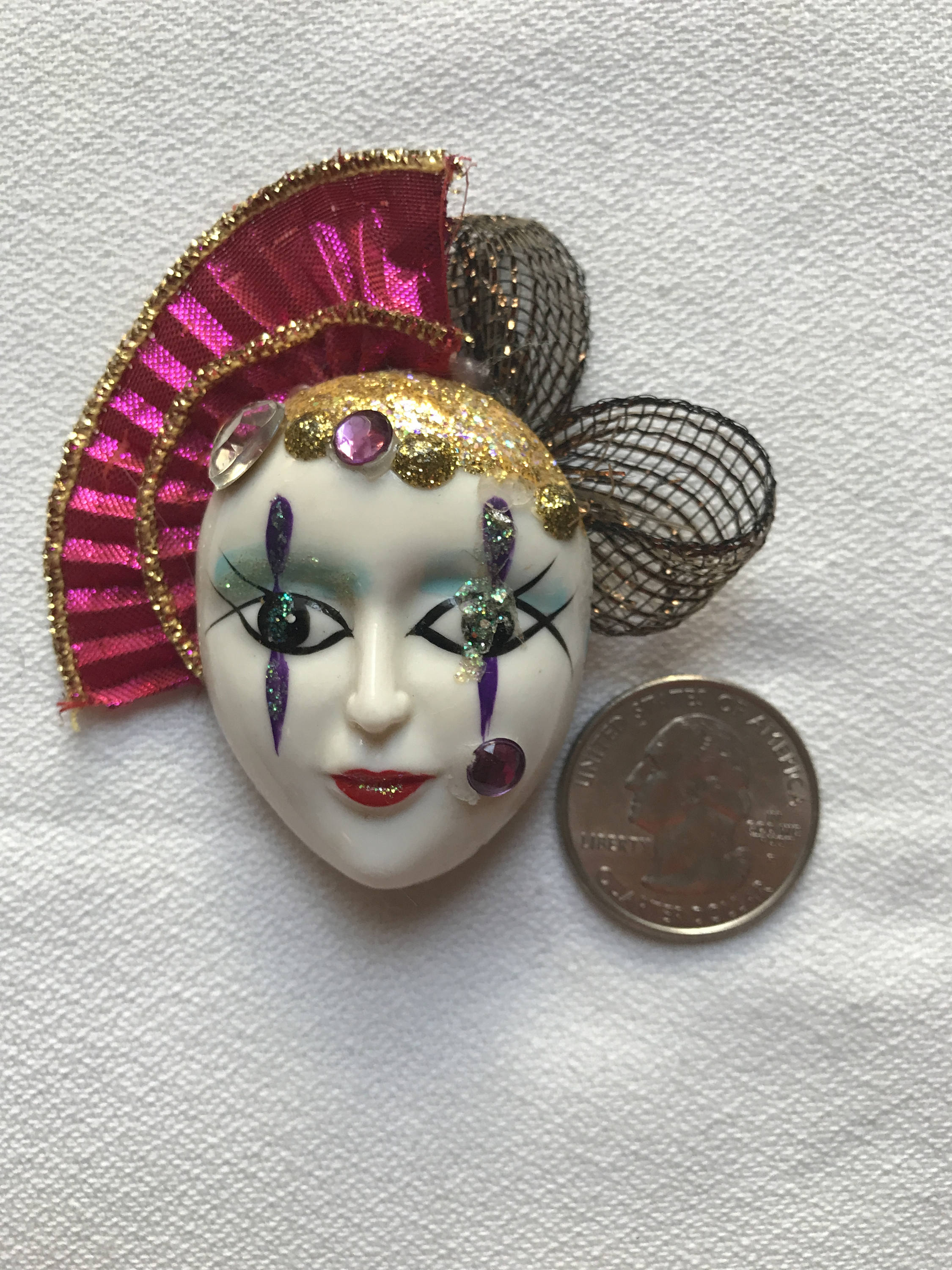 80’s Vintage Glamour Gala Carnival Girl Mime Mask Brooch Pin