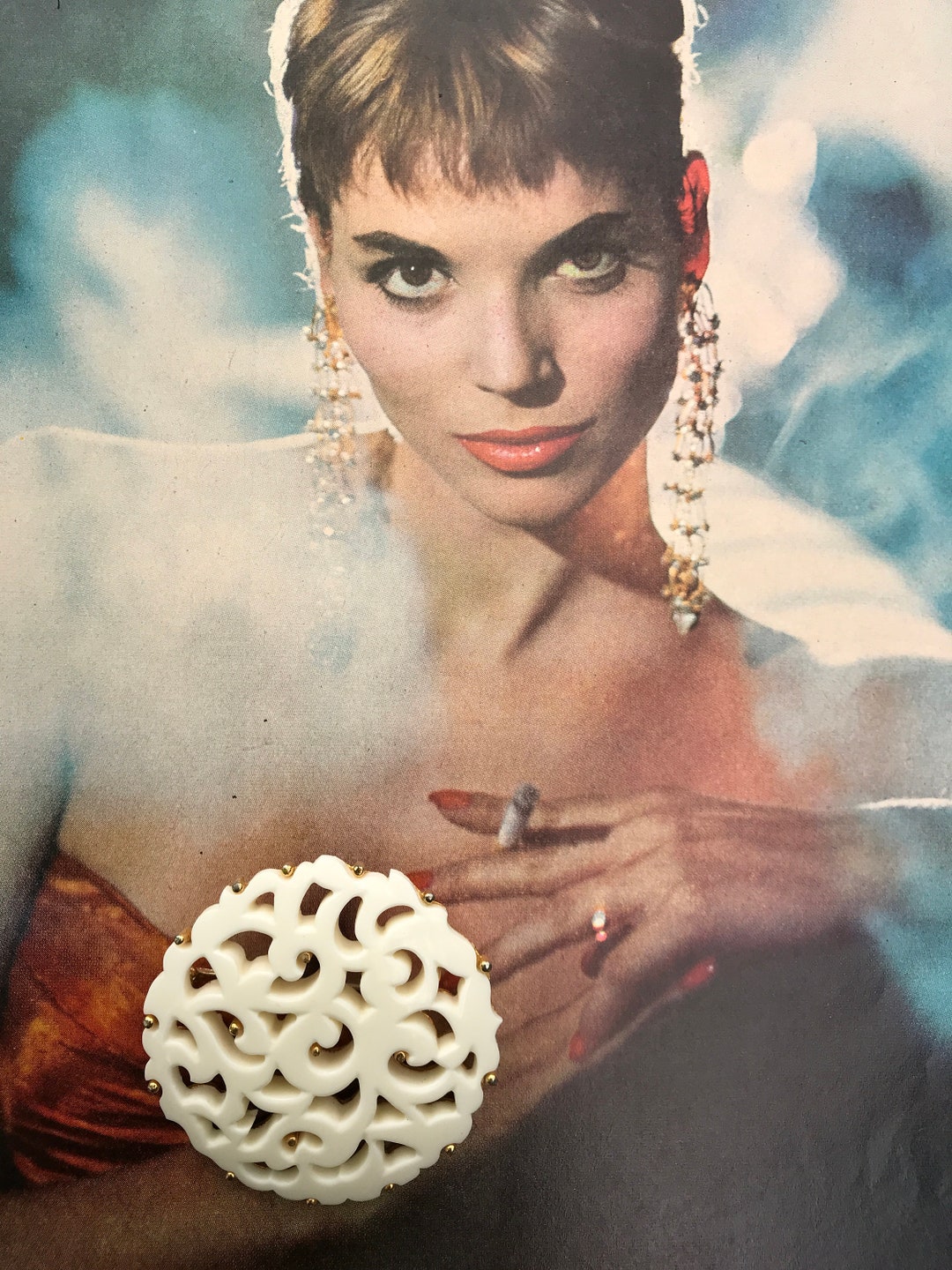 Art Deco Hollywood Regency Vanilla Resin & Goldtone Signed Monet Round ...