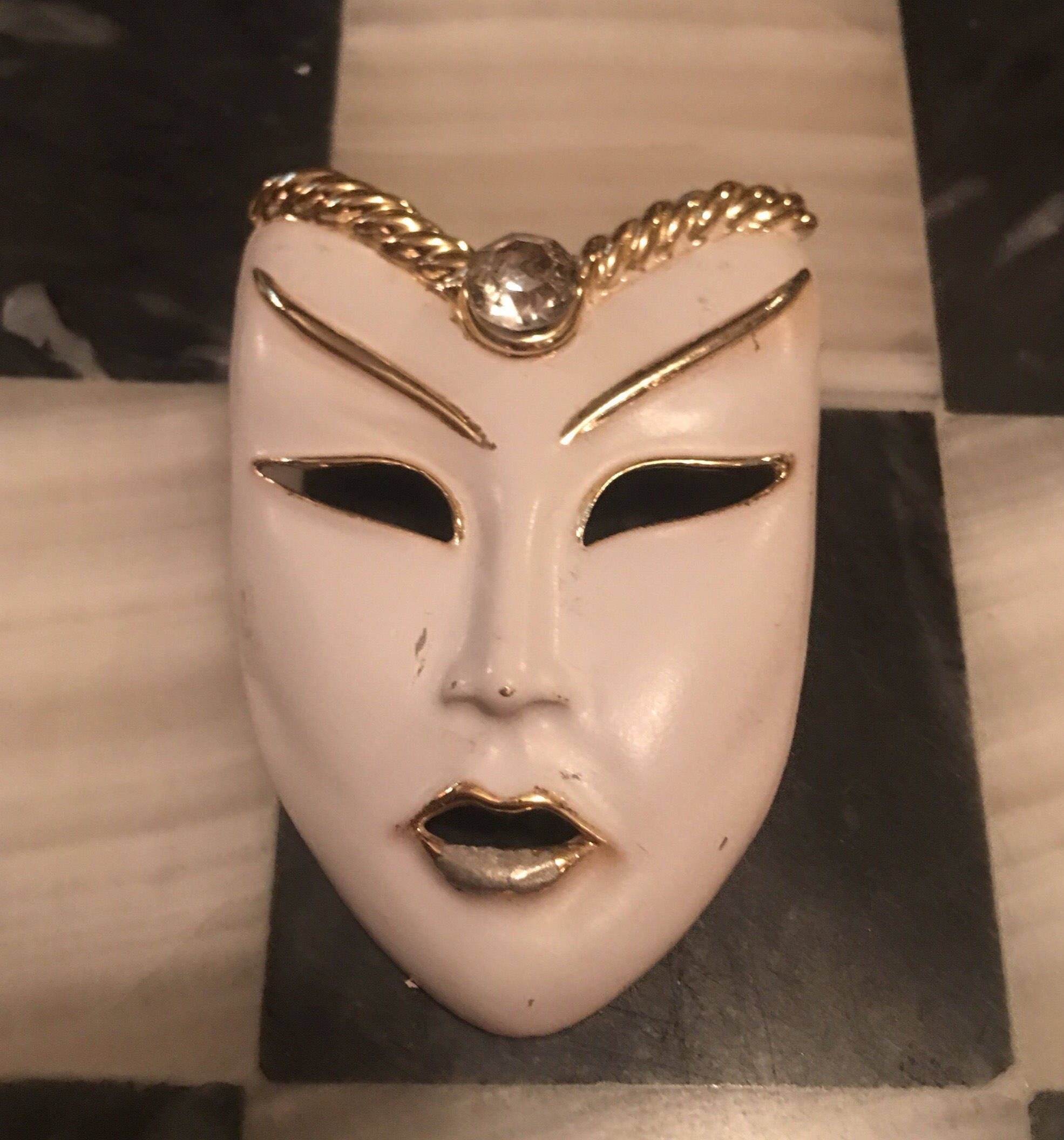 Vintage 60's White & Goldtone Hollywood Regency Theatrical Mask Brooch ...