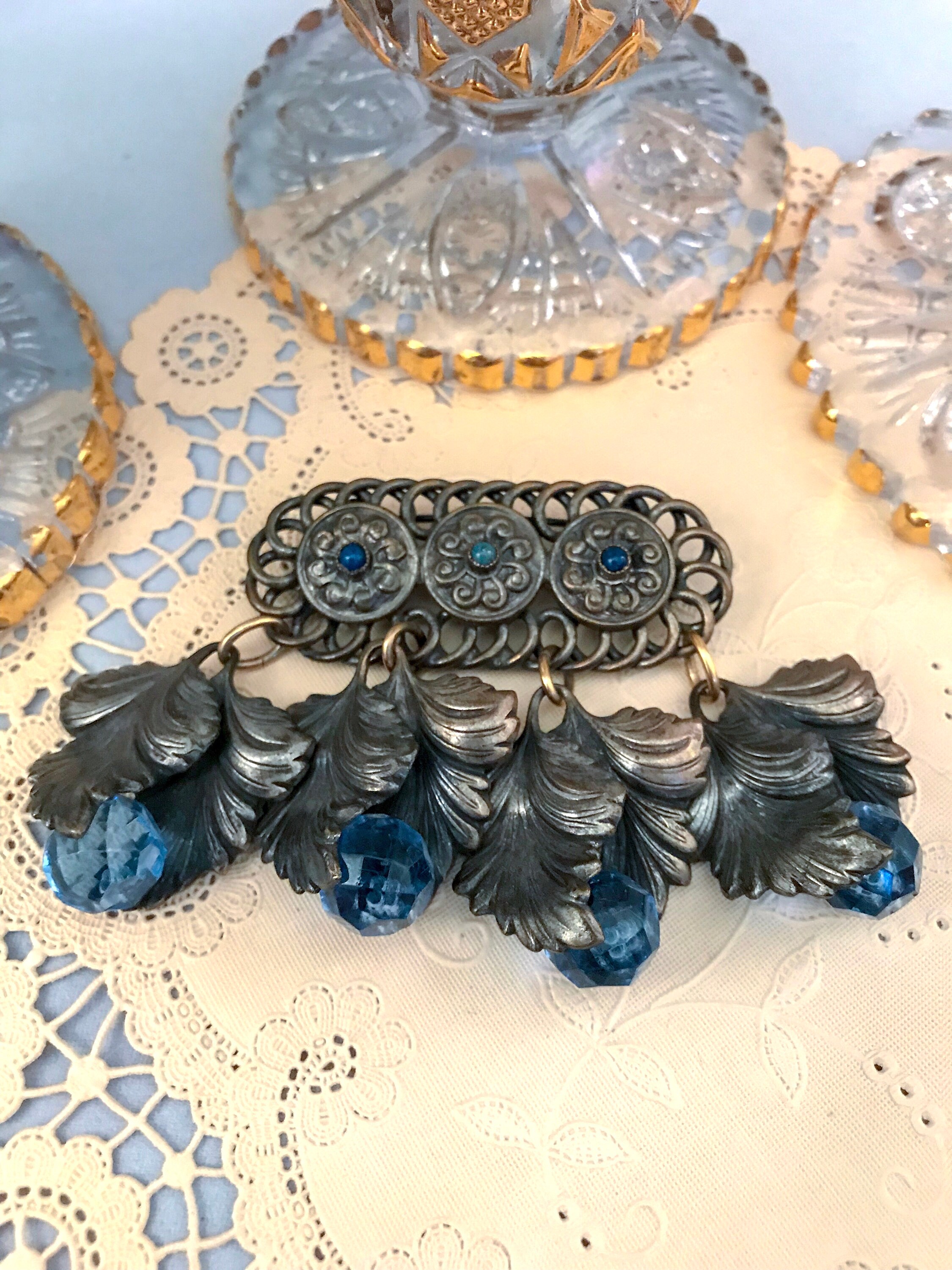 FRED GRAY CORP 1930s Dangling Blue Crystal Vintage Brooch, Elegant ...