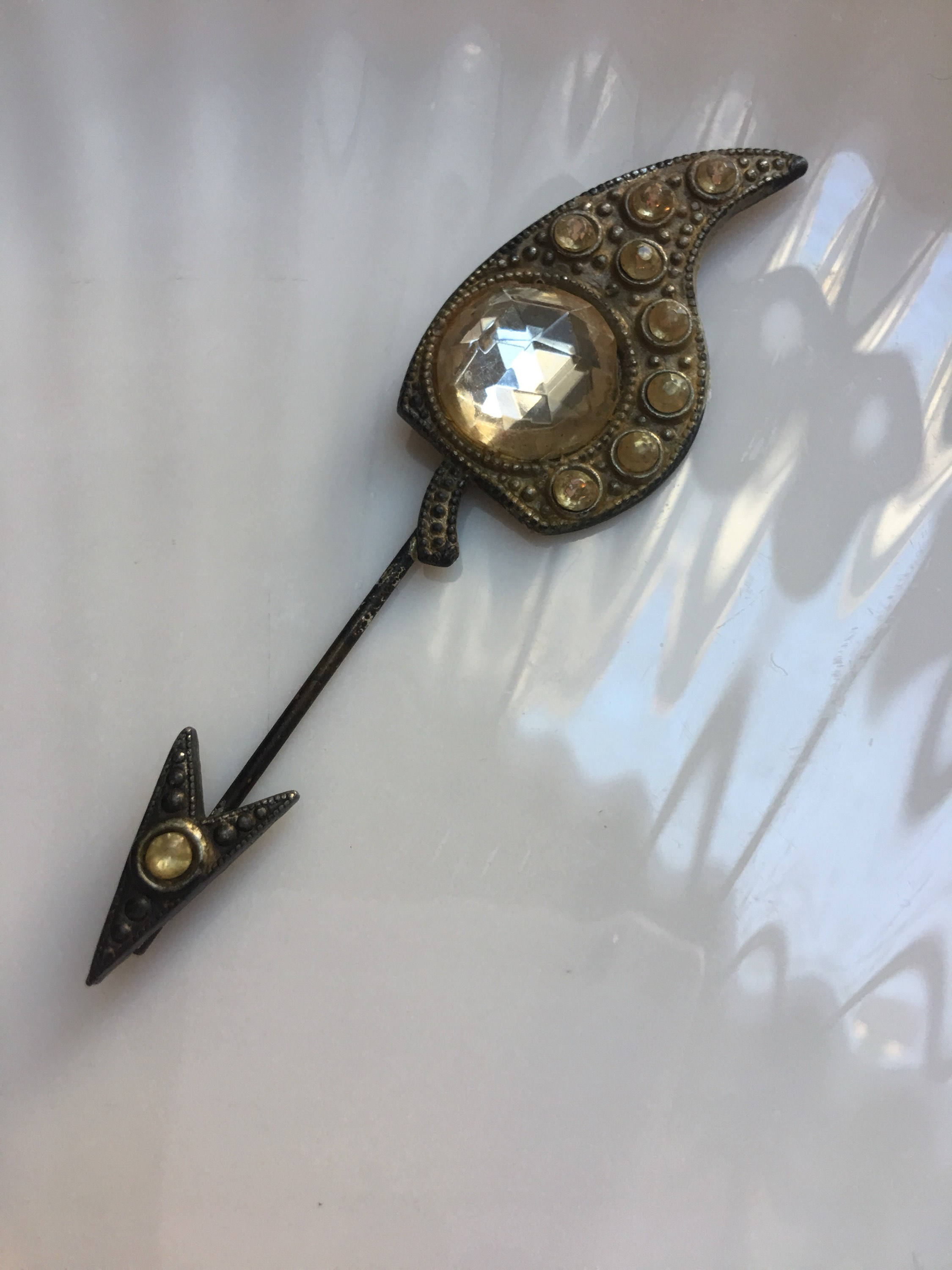 Antique Vintage Art Deco 1920's Crystal Paisley Spade Arrow Hat Pin