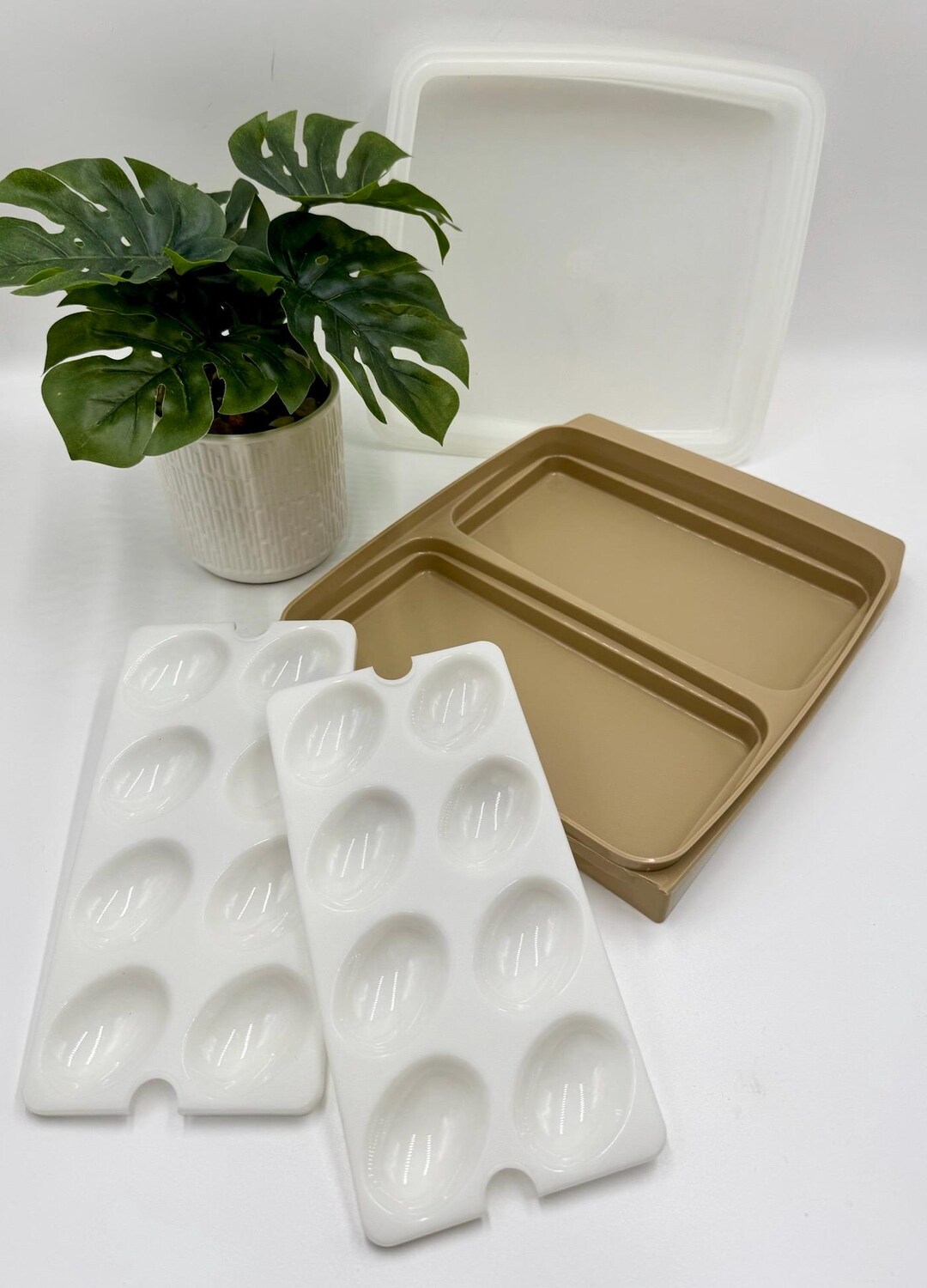 DAMAGED Vintage Tupperware Egg Tray | Egg Caddy | Deviled Egg Storage ...