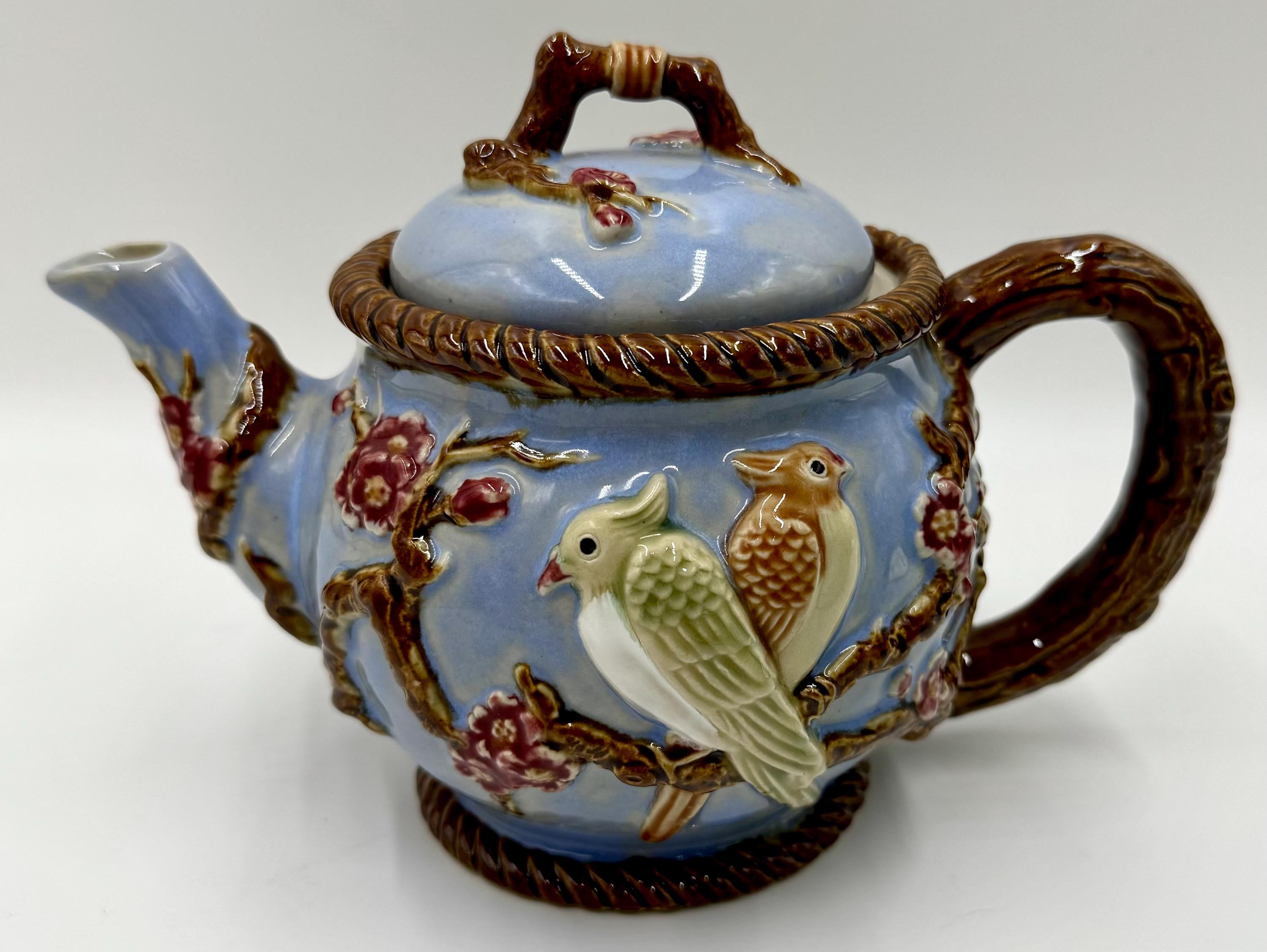Charming Majolica Style Ceramic Teapot | Dimensional Raised Cockateil ...
