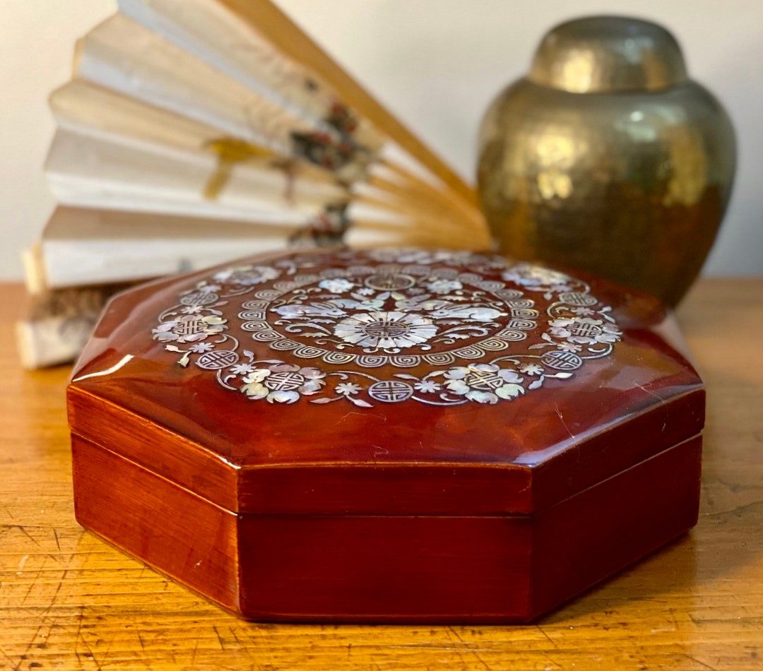 Vintage Wooden Octagonal Box With Mother of Pearl Inlay Divided ...