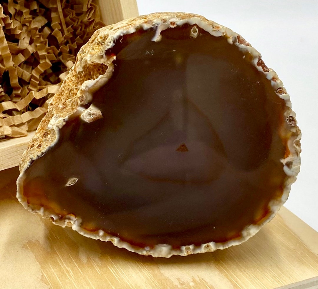 Sliced Agate Geode | Volcanic Rock | Semiprecious Stone | Quartz Rock ...