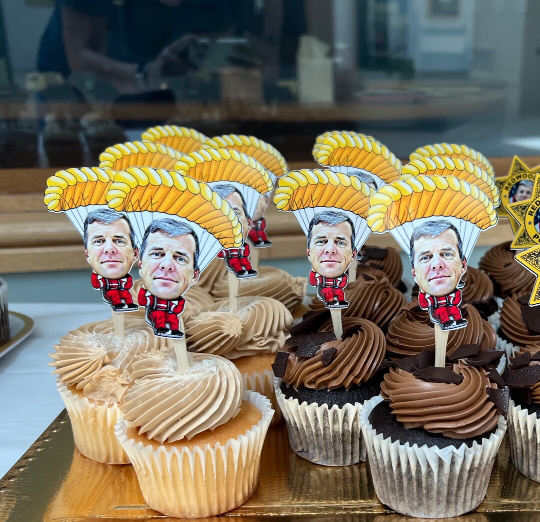 Personalized Photo Paragliding Photo Toppers. Set of 12. Waterproof ...