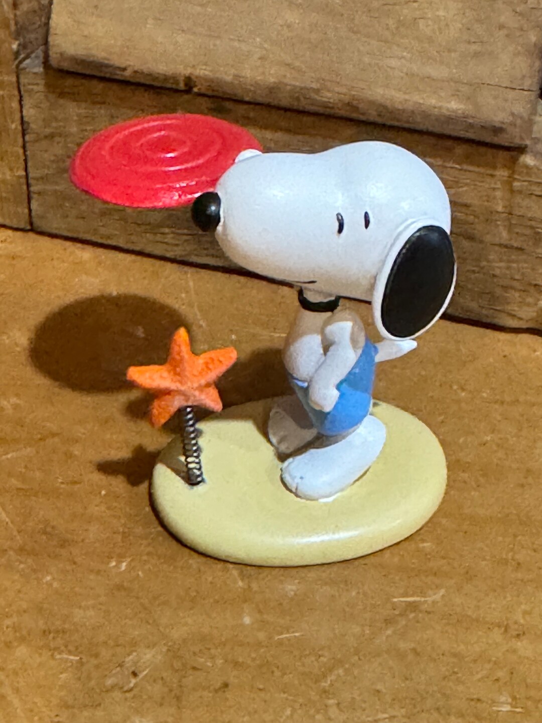 Vintage Danbury Mint Snoopy Miniature. Peanuts, Frisbee Spring Action ...