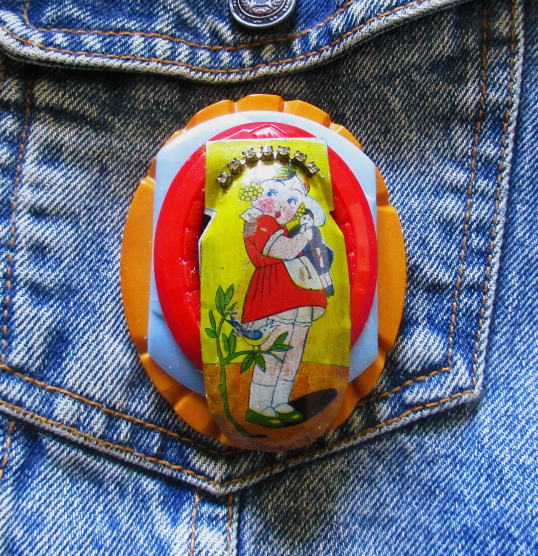 Vintage Little Girl on Tin Clicker Original Brooch - Etsy