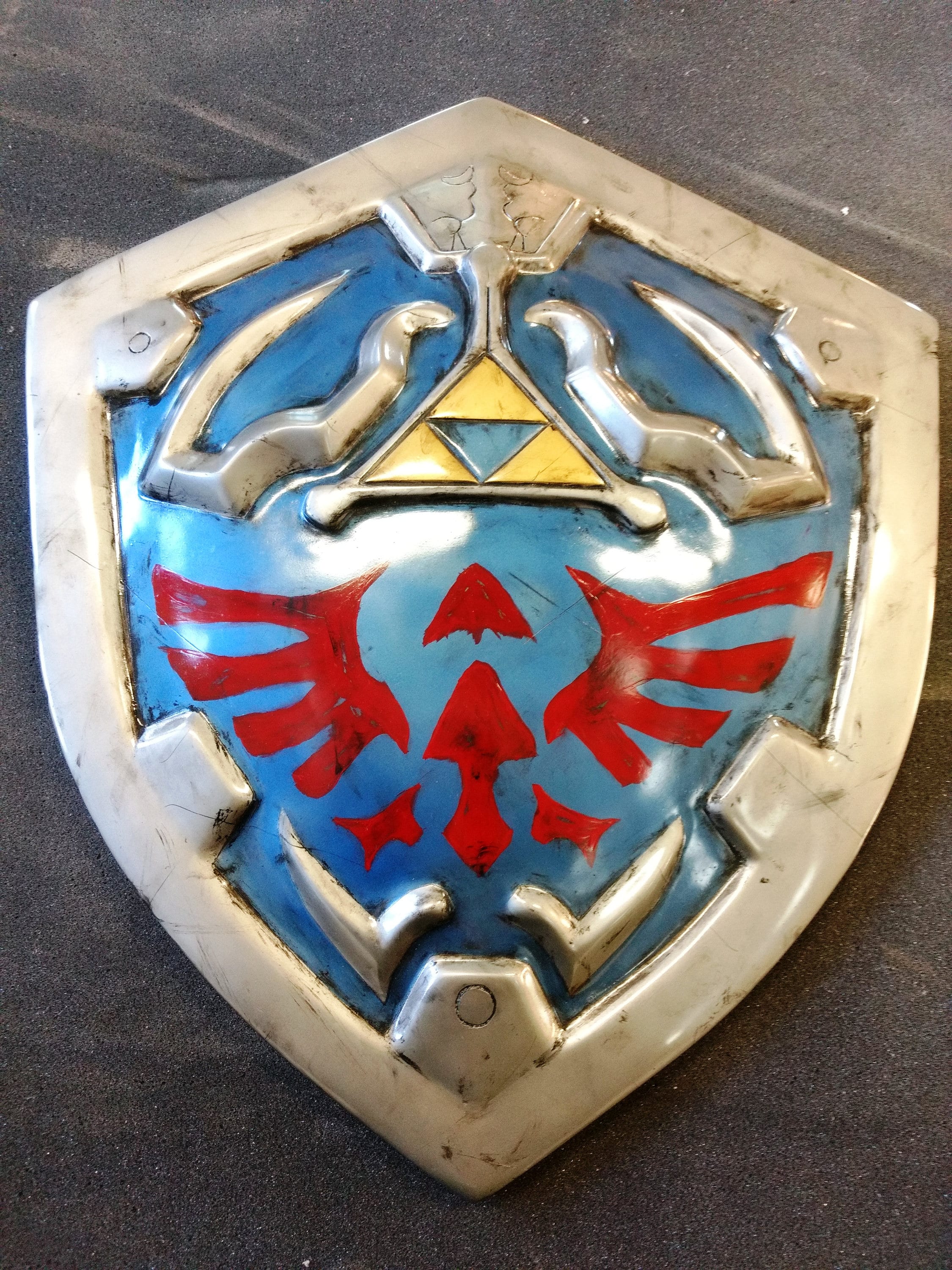 Link's Hylian Shield lifesized - Etsy UK