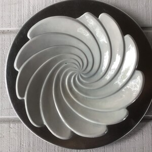 Vintage Atlantic Mold Swirl Bowl Pottery Bowl Ceramic Bowl Salad Bowl ...